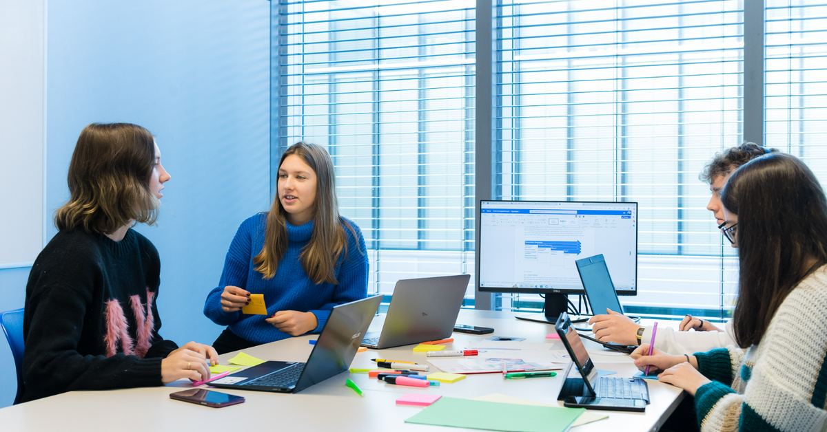 Business & Languages | UCLL